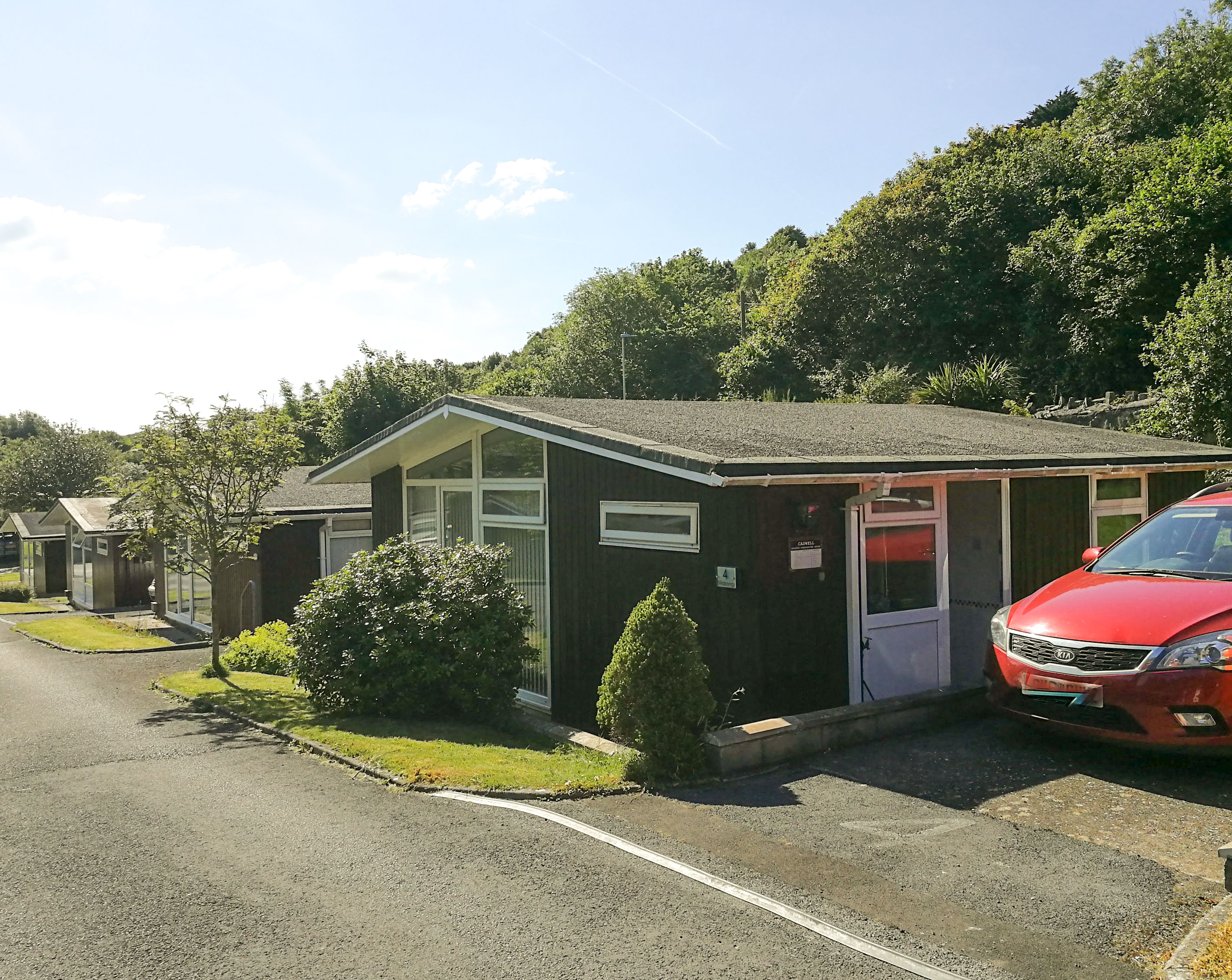 Information Chalet 4 – Bishopswood Chalets, Caswell Bay, Gower